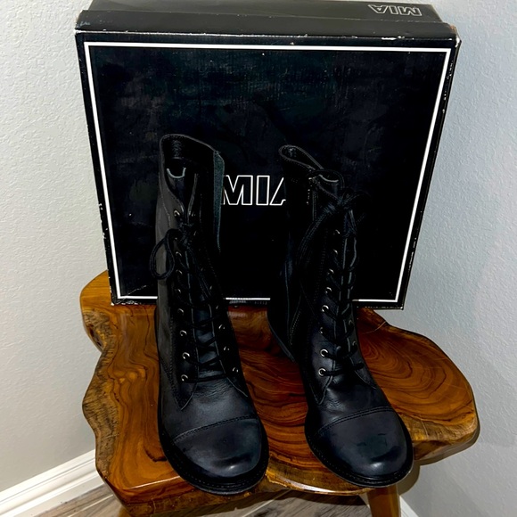 MIA | Shoes | Mia Womens 85 Black Leather Bedford Combat Boots New In ...